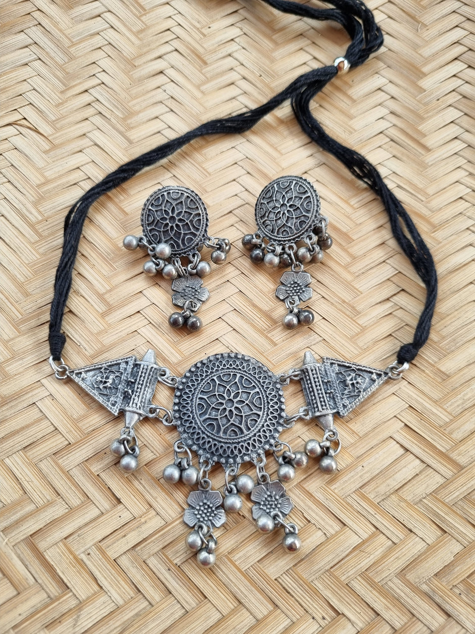 Buy trendy Black polish Necklace sets and Chokers – StyleBuzz